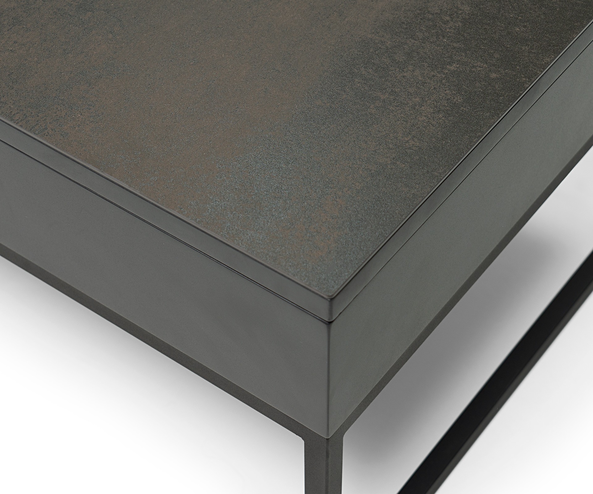 DIVANLITO — Motivazione R03